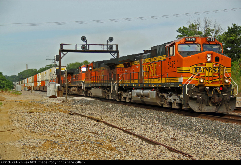 BNSF 5476 Ducks under the Soon to Be Replaced Santa fe Bridge.